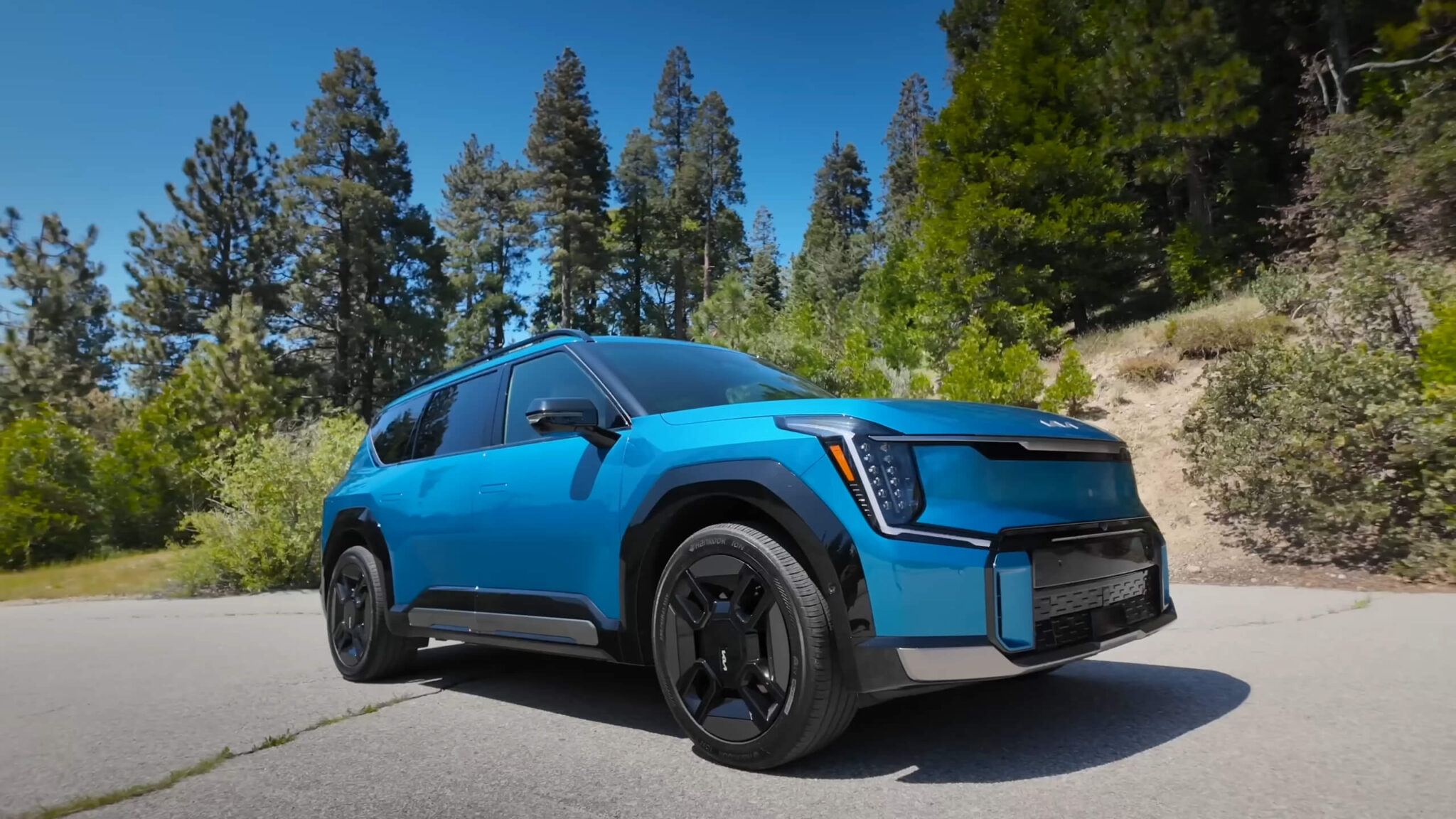 27 Longest Range EVs in 2025 - A Side-by-Side Comparison