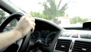 How to Reset the Check Engine Light Without a Scanner - 4 Effective ...