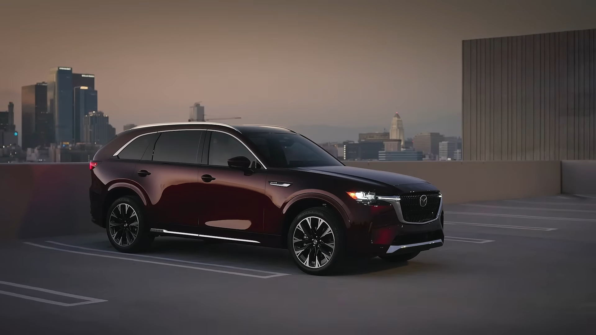 8 Safest Family Cars of 2025 – Crash Tests, Features & Value Ranked